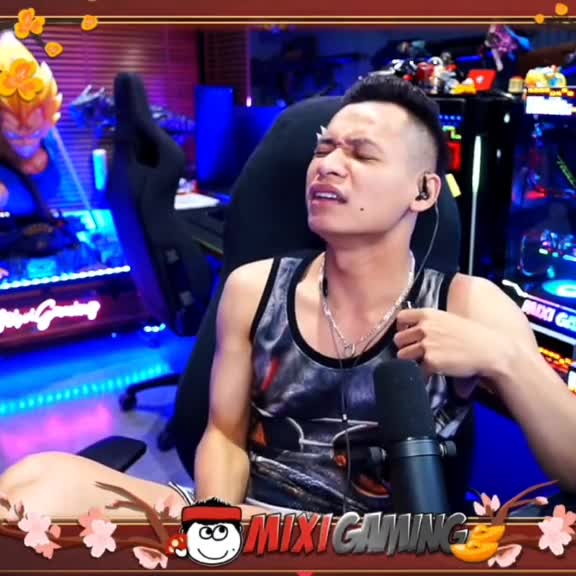 Vợ chồng Độ Mixi phát "cơm chó" ngay trên livestream - Kenh14 Video